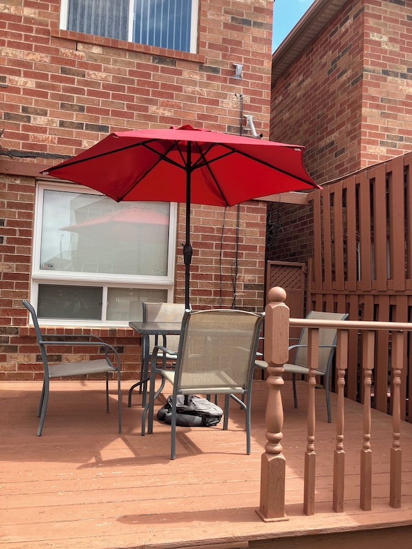 Cozy And Comfortable Basement Apartment With Separate Entrance And Car Parking - Milton