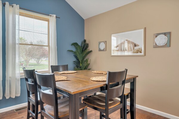 Bella Villa - Pet Friendly! Sleeps 10 - Cape May, NJ