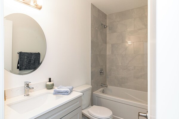 Cosy Apartment Downtown Barrie - Barrie