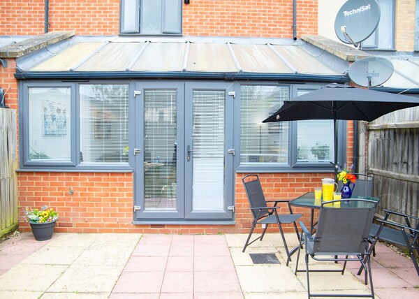 Contractor-friendly 4-bed House  Fast Wifi & Free Parking - Burghley House