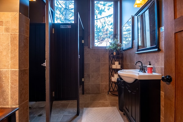Luxury Lakeside Penthouse Lodge With Boatslip And Bunk Room! - Minocqua, WI