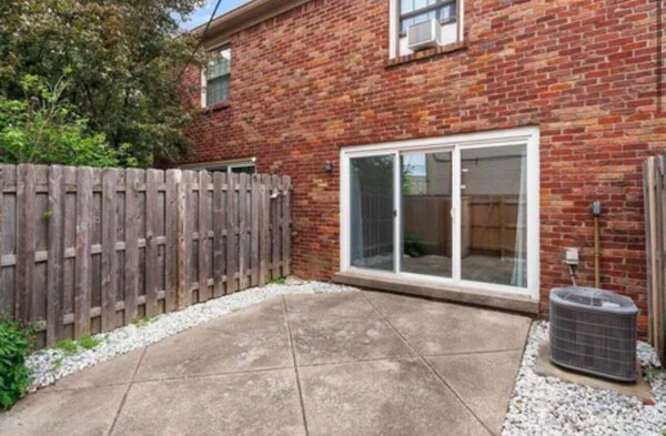 Modern 2 Bedroom Townhome Great Location Evansville Near Hospitals, University - Indiana (State)