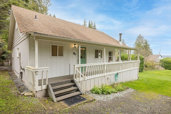 Beach Cottage W/ Water Access - Port Ludlow, WA