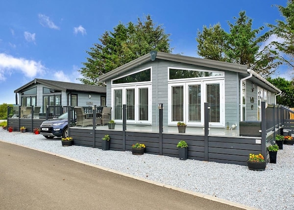 Luxurious Lodge, Perfect For Couples Or Familes, Sleeping Four People. - Scotland