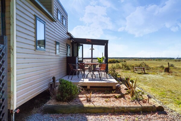 Cosy Tiny Home Peaceful Paddock Stay - West Coast