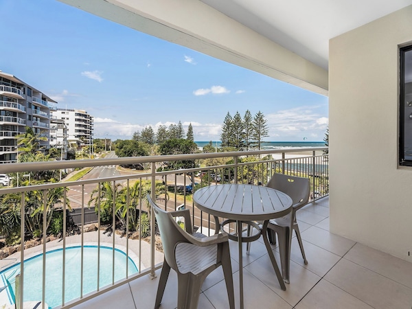 Joanne Apartments -2 Bedroom Apartment With Stunning Views Of The Ocean. - Caloundra