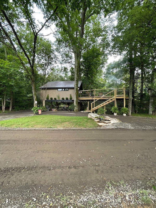 Treebreeze: A Whimsical Treehouse Experience - Mt. Juliet, TN