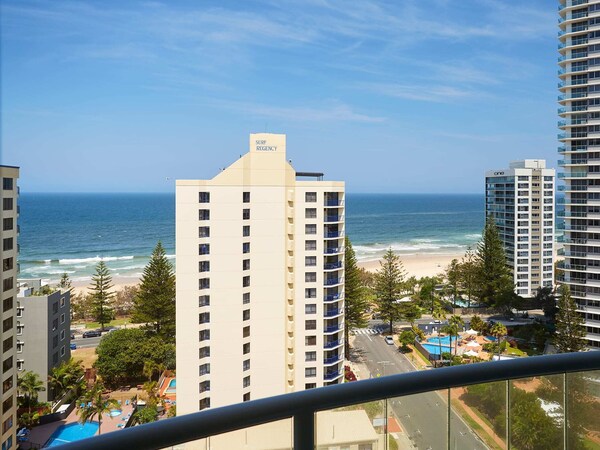 Twin Beds Room With A Great View In Heart Of Gc - Surfers Paradise
