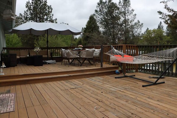 Remodeled+yosemite+lake+golf+boat+swim+horse +85tv - Sonora, CA