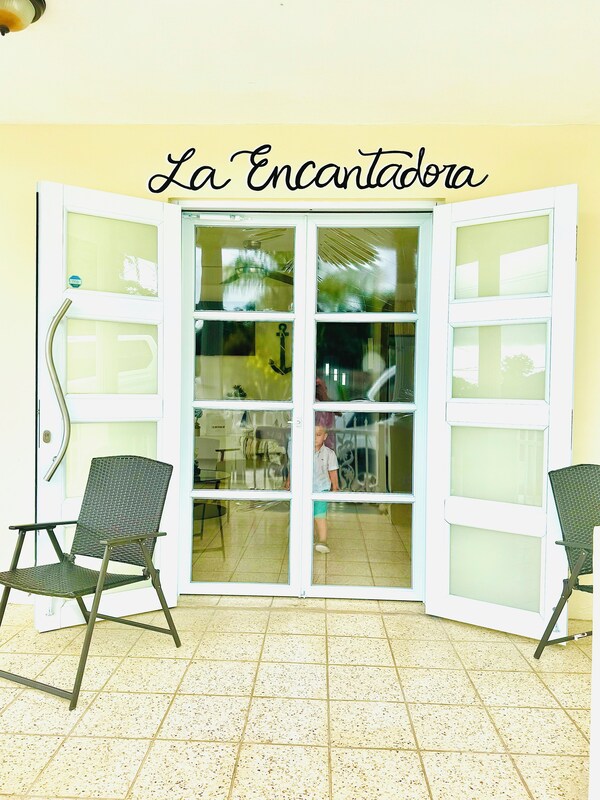 La Encantadora A 11 Minutos De Los Baños De Coamo. Para Sentirse Como En Casa!!! - Coamo