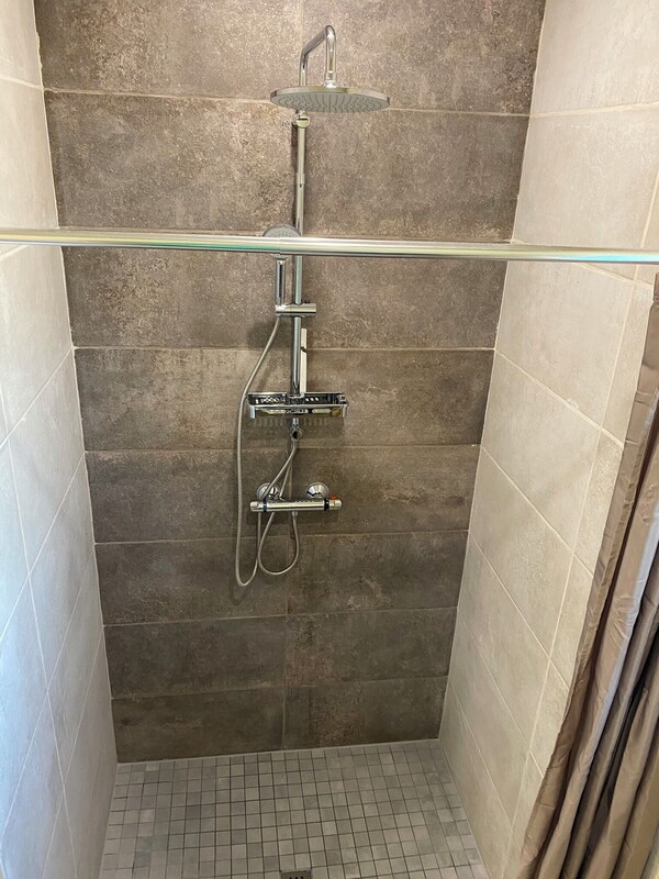 Charmant Appartement Lumineux Avec Grand Salon Et 2 Chambres  Confort Garanti - Vinça