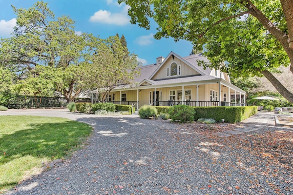 Charming 4br Wine Country Getaway W/ Spa & Firepit - Rohnert Park, CA