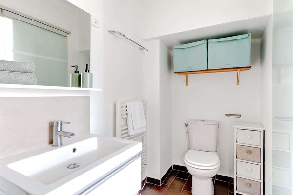 Chic 1br Near Le Marais - Montorgueil & Louvre - Louvre Museum - Paris