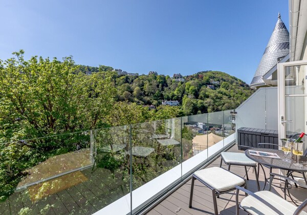 Overwater Reach - Three Bedroom Apartment, Sleeps 4 - Lynton