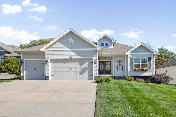 2000 Sq Ft Open Concept One Level - Gorgeous - 1 Mile To Waterpark- Free Passes! - Omaha, NE
