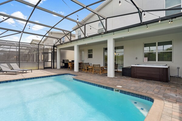 Disney Area Home, Pvt Pool, Hot Tub, Ps5 & Fun Themed Rooms - Kissimmee, FL