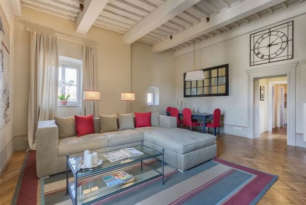 Apartment Vecna - Two Bedroom Villa, Sleeps 4 - Florence