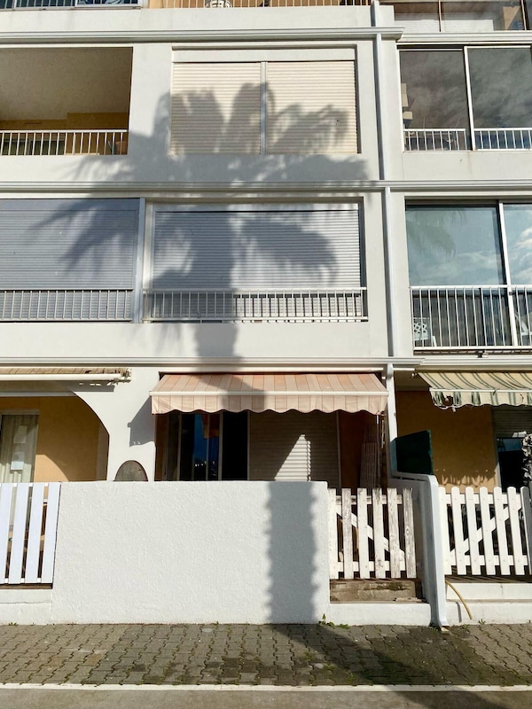 Apartment Of 26 M2 With View On The Boats - Gruissan