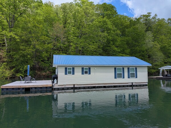 Brand New Floating Home On Norris Lake : Sleeps 12 : Swim, Grill & Relax! #4 - LaFollette, TN