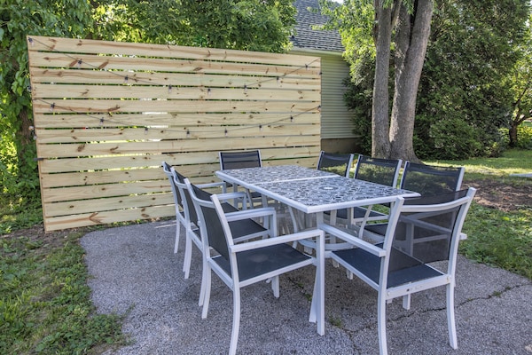 The White House - Close To Campus + Downtown - Lots Of Room For Everyone - Urbana, IL