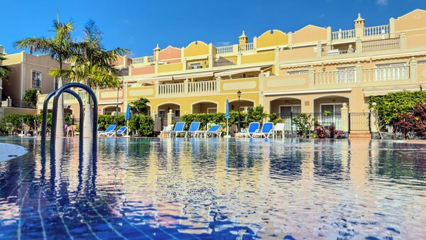 Paraiso Poolside Townhouse In Palm-mar - Los Cristianos