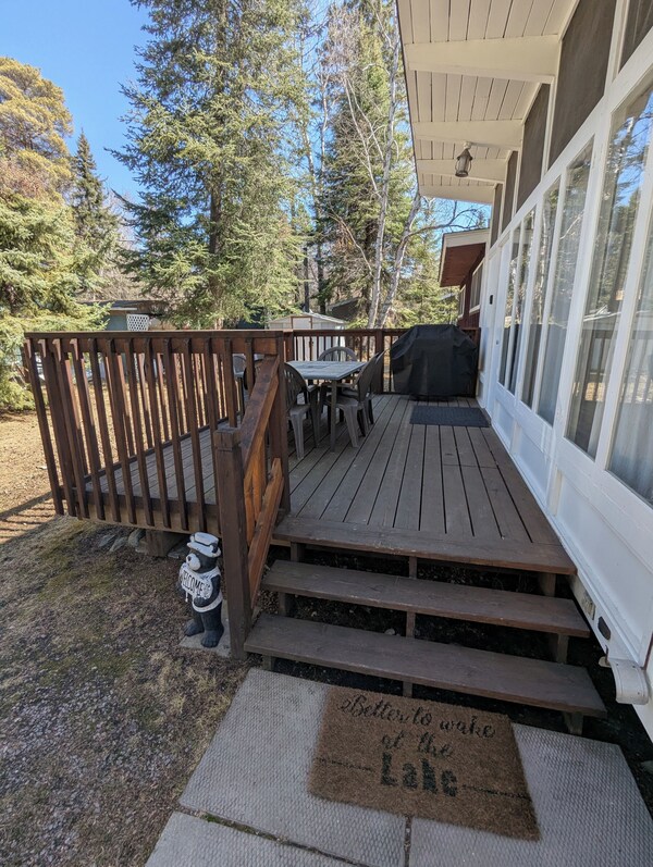 Cozy Cottonwood Cabin At Falcon Lake Walk To Beach, Shops, Activities & Trails! - Manitoba