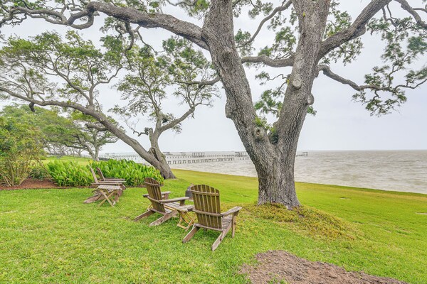 Galveston Bay Retreat: Historic La Porte Home! - Baytown, TX