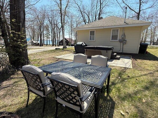 Long Lake Getaway-hot Tub-pet Friendly-near Alpena - Alpena, MI