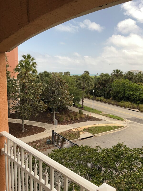 Newly Furnished 3bd/2bath Condo In Beautiful Palm Coast, .03 Mile From Beach! - 팜 코스트
