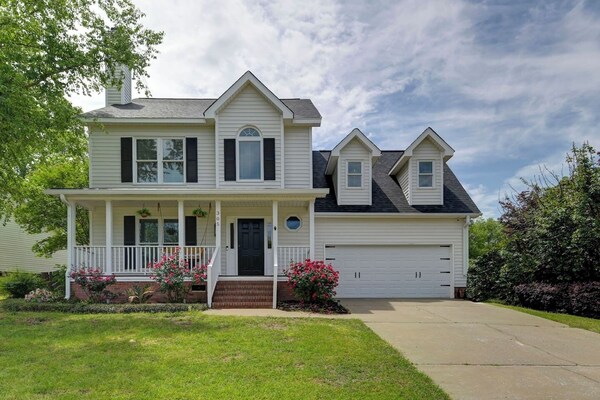 Whispering Winds Of Lexington | Sleeps 8 - Lexington, SC