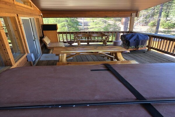 {Aspen Chalet} Hot Tub, Tesla Charger, Near Deadwood! - Deadwood, SD