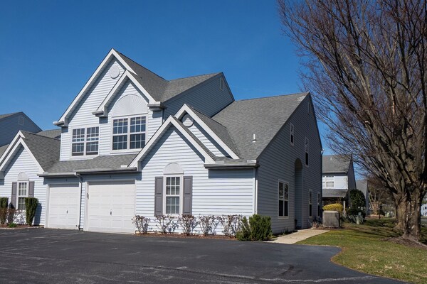 Spacious 5-bedroom Townhome With Ac, Wifi In Charming Rehoboth Beach - 裡霍伯斯灘