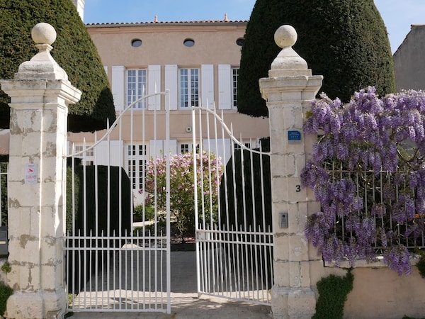 Maison De Maître Du Xviie Siècle - Rochefort, France