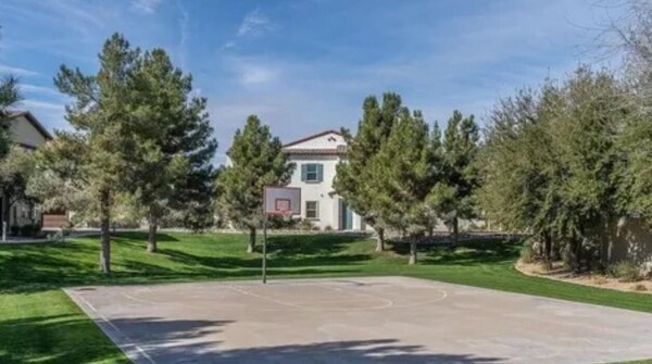 Charming 2-bedroom Apartment With Ac, Wifi In Delightful Goodyear - Avondale, AZ