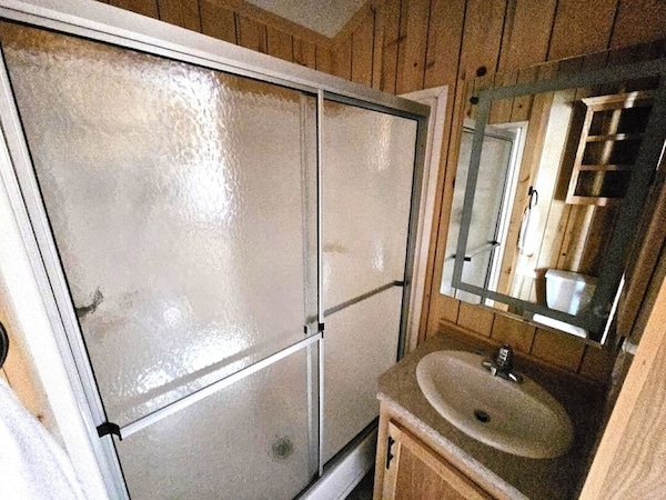 Relax In The Fox Den | Private 2br Cabin Close To Beach & Activities - Father Hennepin State Park, Isle