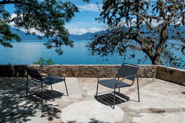 Lakefront Luxury Villa With Breathtaking Views.  Villa Toliman. - Santa Catarina Palopó
