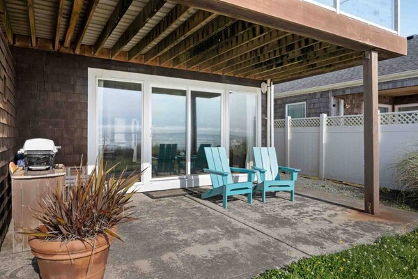 Ultimate Oceanfront Escape For Two At Beachy Eagle B, Amazing Views, Fire-table, Steps From Beach - Manzanita, OR