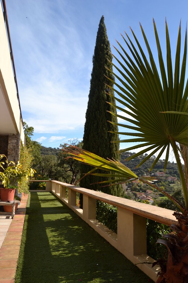 Villa 4 Persons In The Heights Of St Clair - Sea View - Bormes-les-Mimosas