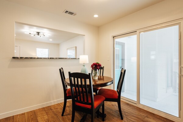 Swim@barton,sleep7@newhome - Buda, TX