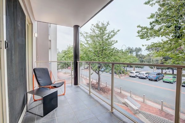Lakeview Family Retreat: Canberra-cozy Townhouse! - Canberra