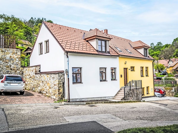 Precioso Apartamento Para 5 Personas Con Wifi, Patio, Mascotas Permitida Y Aparcamiento - Český Krumlov