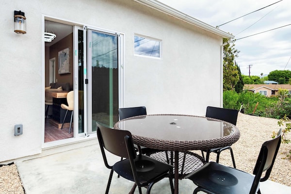 Cozy 2br Home, Mountain Views, Pet Friendly - Agoura Hills, CA