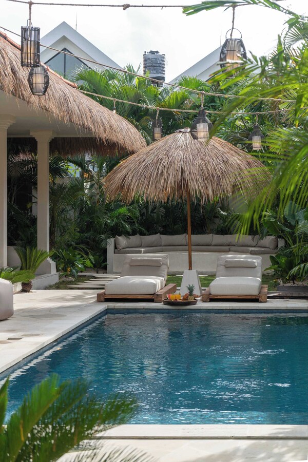 "The Jungle" - Luxurious & Tropical Concept - 3br - Bali