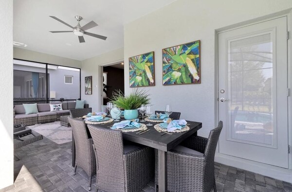 Luxury Meets Comfort-resort Villa W/ Pool&cinema - Davenport, FL