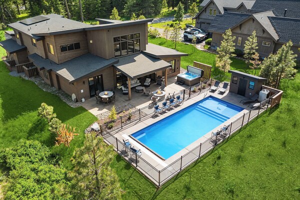 Beautiful 6br Golf Course Home With Private Pool!*game Room*hot Tub - Washington