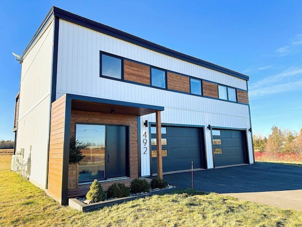 Sunset Hideaway ... Beautiful New & Modern Full Home Rental - Summerside