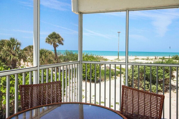 South Seas Beach Villa 2117: Beachfront Luxury On Captiva - Captiva, FL