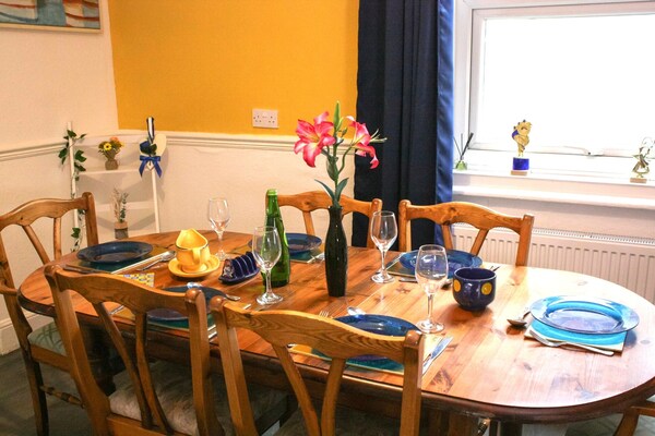 Large House In Prime Location In Hartlepool - Hartlepool