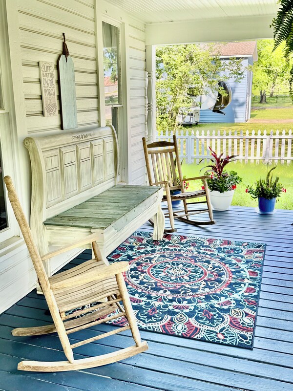 Beautiful 2-bedroom Victorian Cottage For 6 Near Lake, Casino, And Downtown! - Livingston, TX