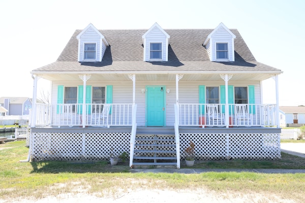 Rumgate Retreat - 3 Bd / 2 Ba Beach Cottage Styled Home With Private Boat Dock - Ocean City